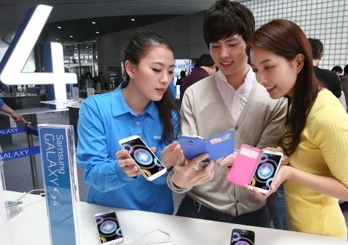 SKT, 갤럭시S4 5만원폰…보조금 확대 : 네이트 뉴스