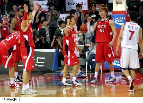 KGC, KT 꺾고 '2연승'…챔프전까지 '1승' 남았다! : 네이트 스포츠