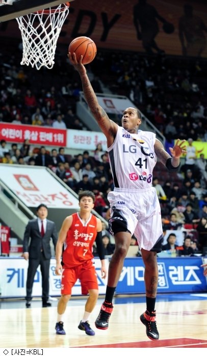 '제퍼슨 34점' LG, KGC 누르고 시즌 첫 3연승 : 네이트 스포츠