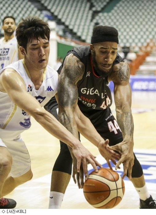 kt, KCC 6연승 저지하며 3연패 탈출 : 네이트 스포츠