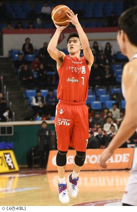 '변기훈 부활' SK, KGC에 16점 차 역전승 : 네이트 스포츠