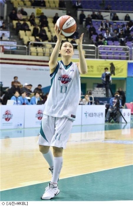 강이슬 21득점 KEB하나은행, KDB생명 꺾고 5연패 벗어나 : 네이트 스포츠