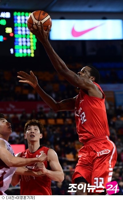 '헤인즈 37득점' SK, KCC 꺾고 단독 선두 : 네이트 스포츠