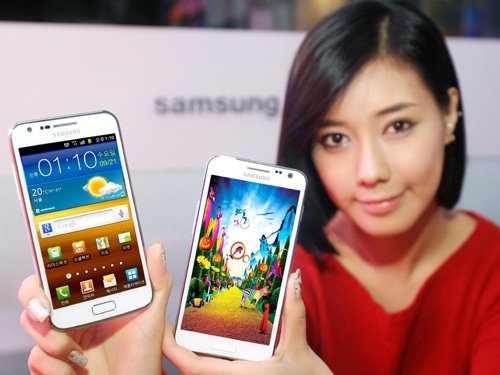삼성電, 갤S2 LTE 시리즈 잇따라…이번엔 ‘화이트 HD’ : 네이트 뉴스