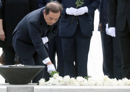 "Anti-Park, Pro-Roh" Kim Byung-joon's Experiment with a New ...