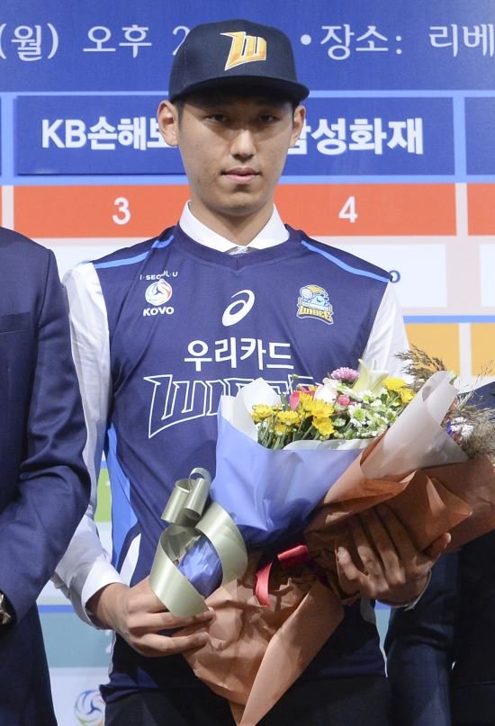 '15%확률' 우리카드, 1순위로 한성정 품어…차지환은 OK저축은행으로 : 네이트 스포츠