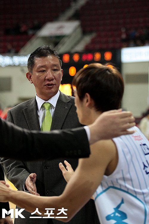 KCC, 4년만의 8연패 '충격'…역대 최다패 '불안' 조짐 : 네이트 스포츠