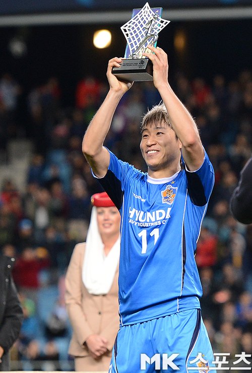 [mk포토] 이근호, 'ACL MVP 먹었어요~' : 네이트 스포츠