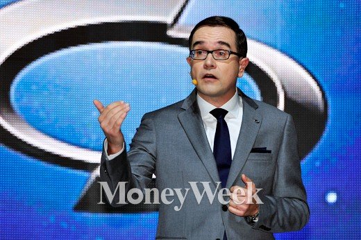 [MW사진] SM5 노바, 인사말 하는 프랑수아 프로보 르노삼성차 사장 : 네이트 뉴스