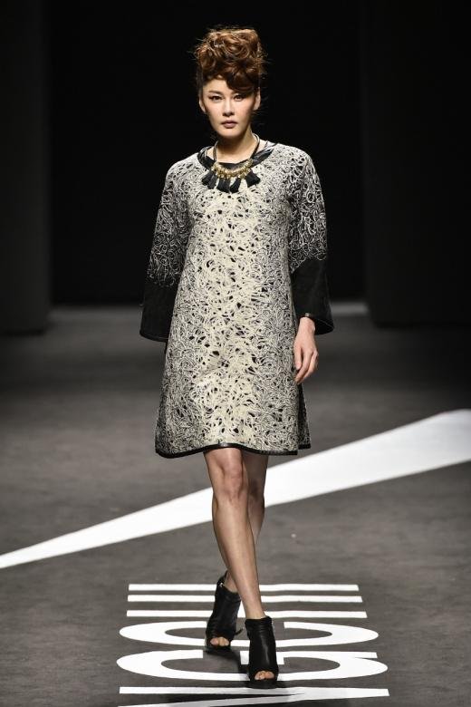 '2015FW서울패션위크' 5일차, 다양한 스펙트럼의 패션쇼 진행 : 네이트 뉴스