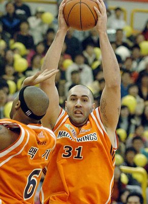 '리치 25득점' KTF, 선두 모비스에 1.5경기차 추격 : 네이트 스포츠