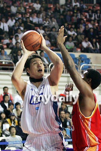 [MD포토]KCC 서장훈, '지금 필요한건 슛' : 네이트 스포츠