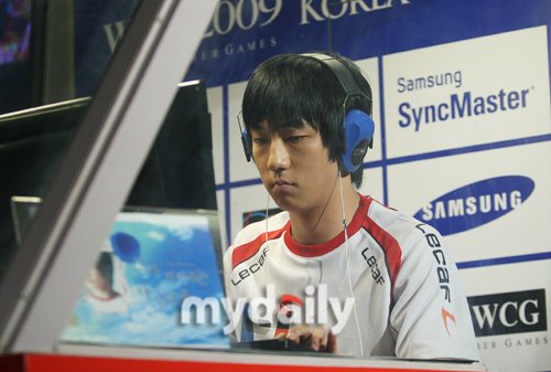 [WCG2009] '폭군' 이제동, 진영수 꺾고 대표선발전 8강 진출 : 네이트 스포츠