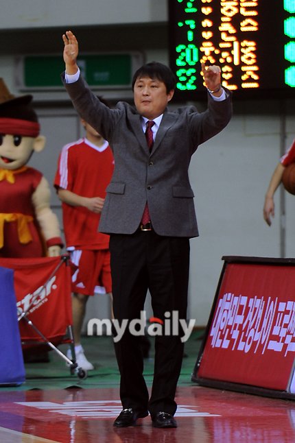 '6연승 KGC' 이상범 감독, "KT보다 체력적으로 우위였다" : 네이트 스포츠