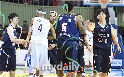 [MD포토] 승리거둔 KBL 선발팀 (KBL 올스타전) : 네이트 스포츠