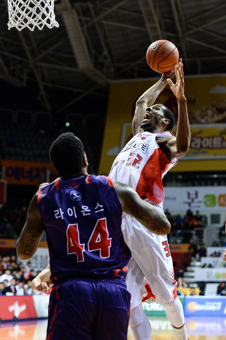 '헤인즈 27점·17R' SK 4연승 선두질주, 오리온스 2연패 : 네이트 스포츠