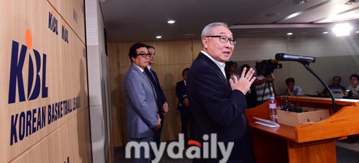[MD포토] KBL 김영기 총재 '스포츠 도박에 대해 자체 심의 먼저' : 네이트 스포츠