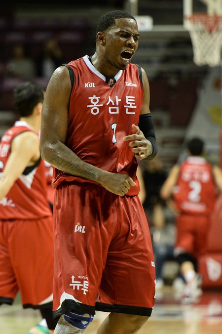 '로드 40점' KGC, KT에 4Q 역전극…홈 7연승 : 네이트 스포츠