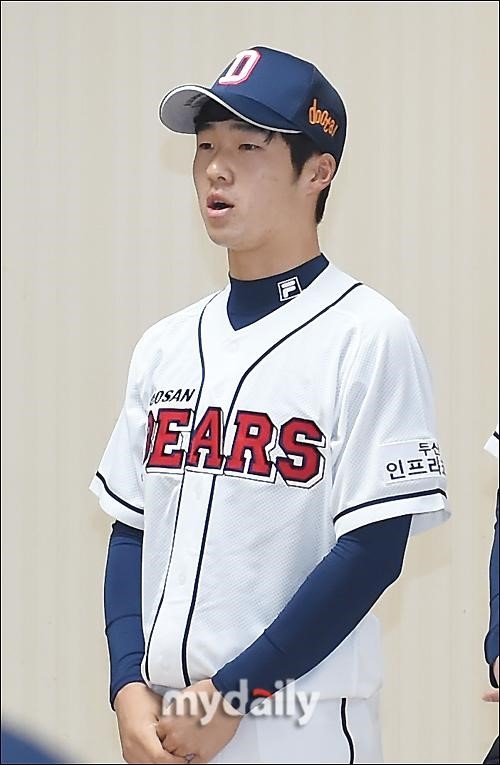 두산 조수행, 데뷔 첫 안타·도루·득점 신고 : 네이트 스포츠