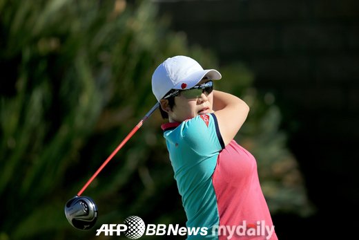 신지애, 올 시즌 첫 JLPGA투어 우승…이보미 2위 : 네이트 스포츠