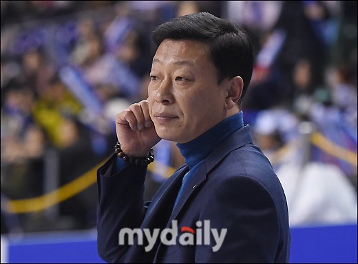 '3연패' KDB생명 김영주 감독 "공수 밸런스가 무너졌다" : 네이트 스포츠