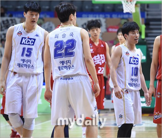 [MD포토] KCC '최다연속 6연패 탈출' : 네이트 스포츠