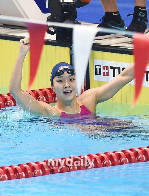 '생애 첫 金' 김서영, 女 혼영 200m AG 신기록 수립 : 네이트 스포츠