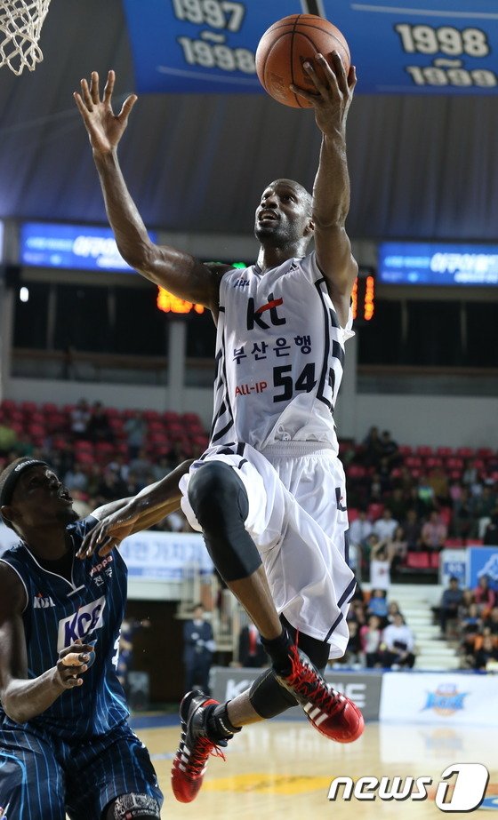 [KBL] KT, 연장 접전 끝에 KCC 제압 : 네이트 스포츠