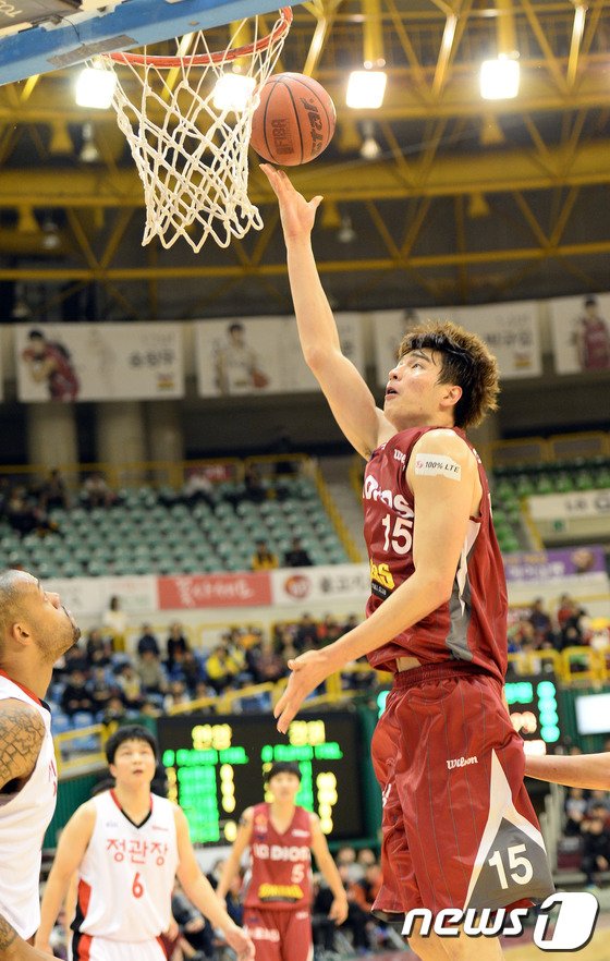 [프로농구] 창원 LG, 안양 KGC 꺾고 4연승 질주 : 네이트 스포츠