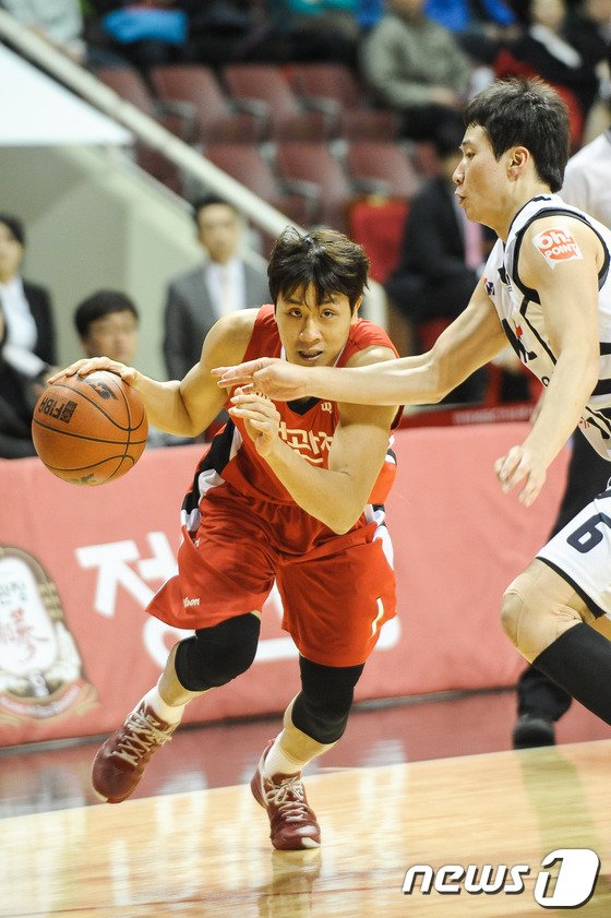 [프로농구] '김태술 맹활약' KGC, 연장 끝 KT에 승리 : 네이트 스포츠