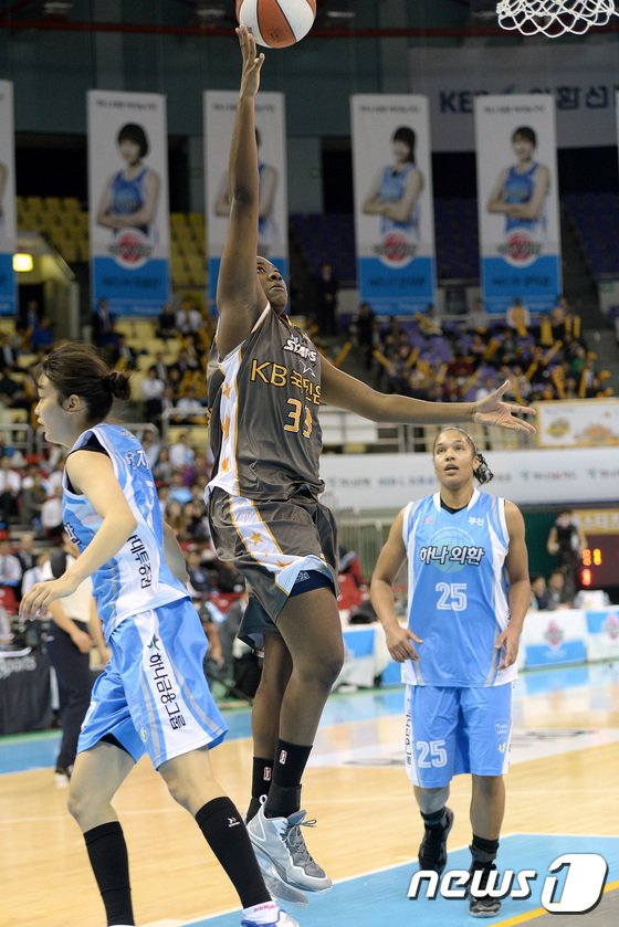 [WKBL] '스트릭렌 29점' KB스타즈, 하나외환 꺾고 2연승 : 네이트 스포츠