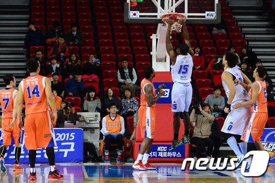 KCC 9연패 탈출, 김지후-윌커슨 펄펄 날았다 : 네이트 스포츠