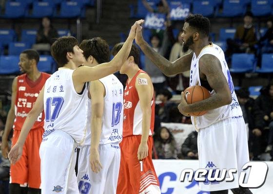 KCC '짜릿한 승리' : 네이트 스포츠