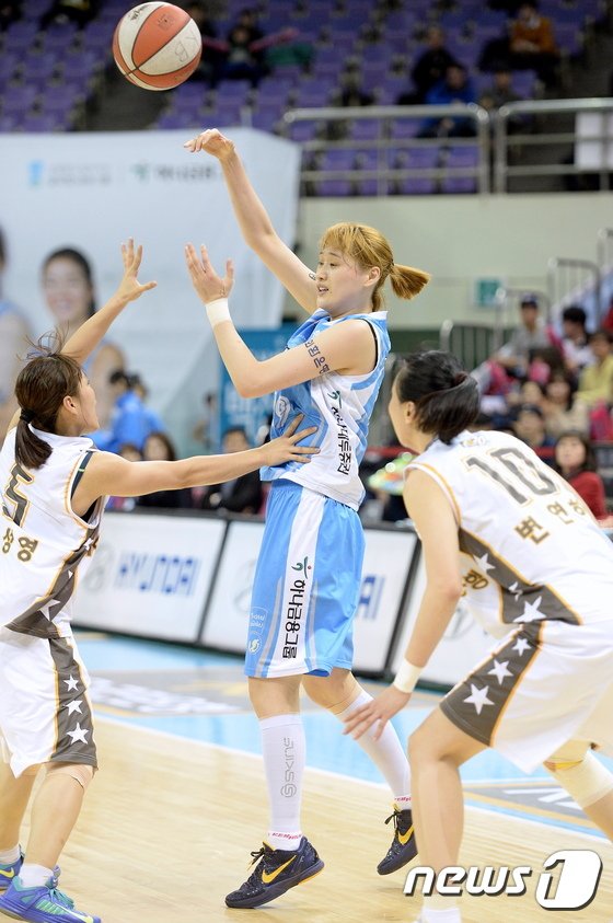 [WKBL] '강이슬 3점슛 8개 28점' 하나외환, KB잡고 3연승 : 네이트 스포츠