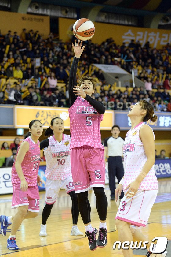 [WKBL] KDB생명 '간판' 이경은과 3년 연장 계약 : 네이트 스포츠