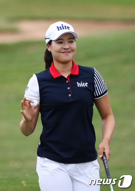 [LPGA] 전인지, 에비앙 1R 8언더파 단독 선두로 출발 : 네이트 스포츠