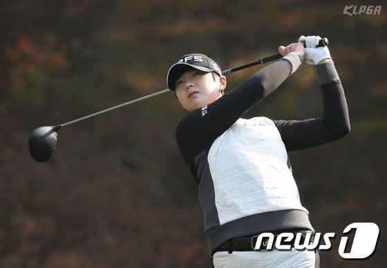 [KLPGA] 2016시즌 '퀸'은 박성현…7승에 상금·최저타수상까지 : 네이트 스포츠