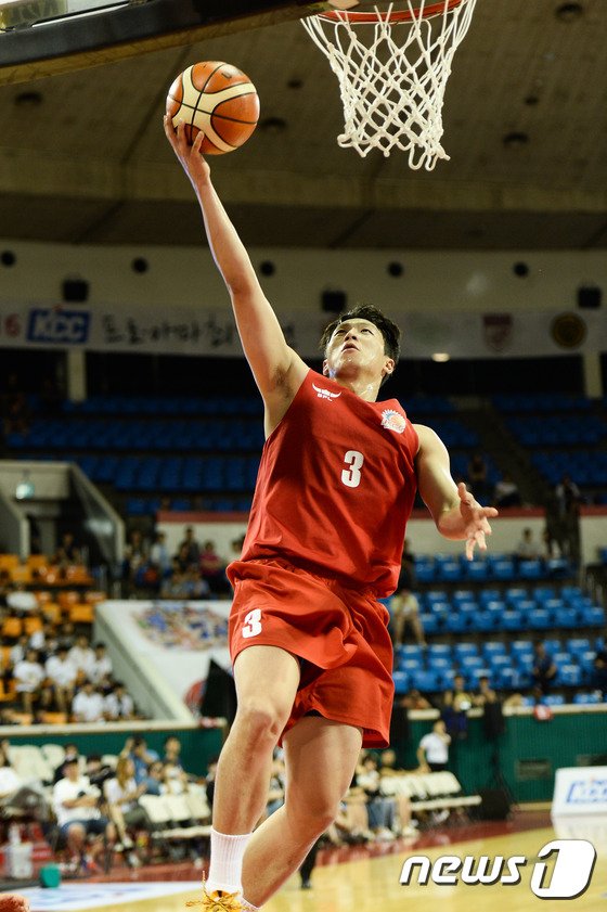 [프로농구] KGC 이정현, 오세근 제치고 2R MVP : 네이트 스포츠