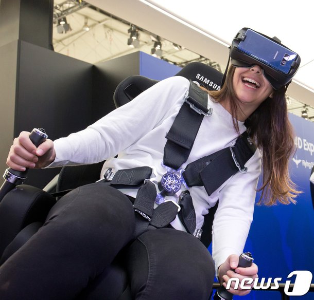 'MWC에서 삼성 VR 체험해요' : 네이트 뉴스