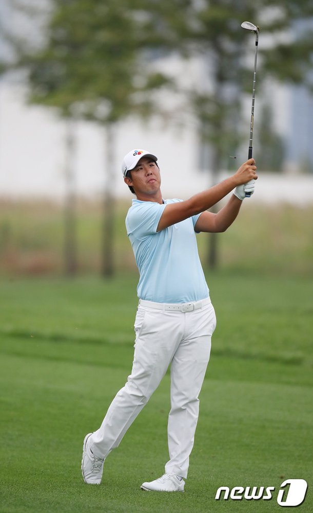안병훈, PGA CIMB클래식 1R 6언더파 공동 6위 : 네이트 스포츠