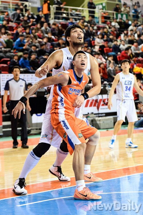 [KBL] KCC 허재, 지겨웠던 9연패 끊었다 : 네이트 스포츠