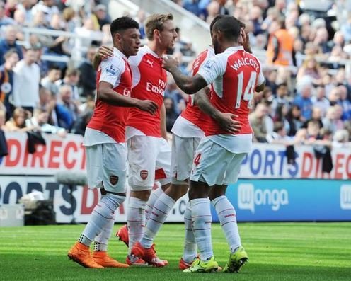 [EPL 4R] 10명이 싸운 뉴캐슬 결국 자책골로 아스날에 승리 헌납 : 네이트 스포츠