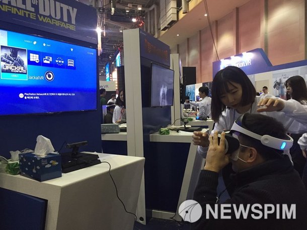 [지스타 2016] VR 공포게임에 '깜짝'…대중화 과제는 여전 : 네이트 뉴스