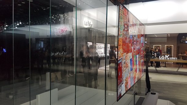 [CES 2017] LG전자, '벽지 두께' 벽걸이형 올레드TV 공개 : 네이트 뉴스