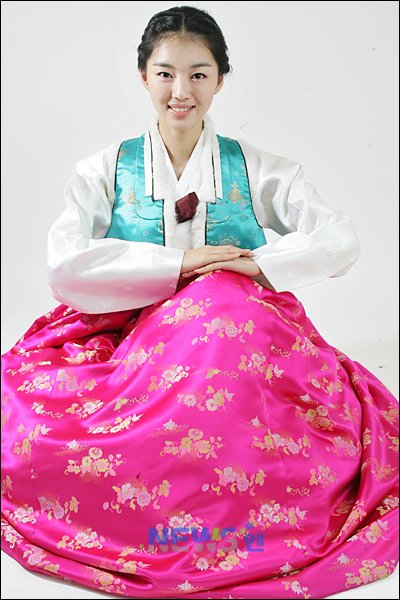 [포토엔]장희진 새해인사 “큰 절 받으세요” : 네이트 뉴스