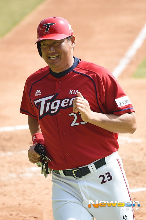 '빅초이' 최희섭, MBC 'MLB 핫토크' 출연…뒷이야기 푼다 : 네이트 스포츠