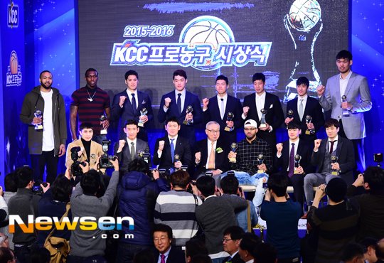 [포토엔]2015-2016 KCC 프로농구 시상식 영광의 얼굴들 : 네이트 스포츠