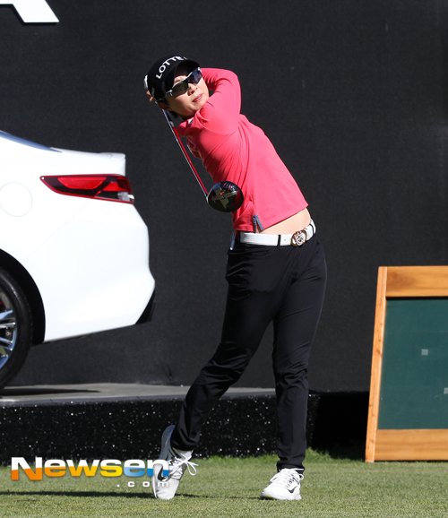 분위기 탄 전인지, LPGA KIA 클래식 1R 공동선두(종합) : 네이트 스포츠