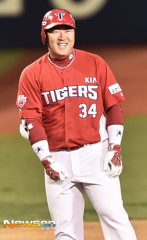 최형우, 2017 KBO 올스타전 1차 중간집계 최다 득표 : 네이트 스포츠