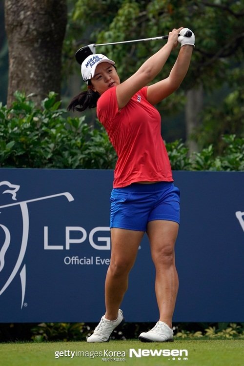 '아쉬운 더블보기' 김세영, 사임다비 LPGA 2R 3타 차 4위 : 네이트 스포츠